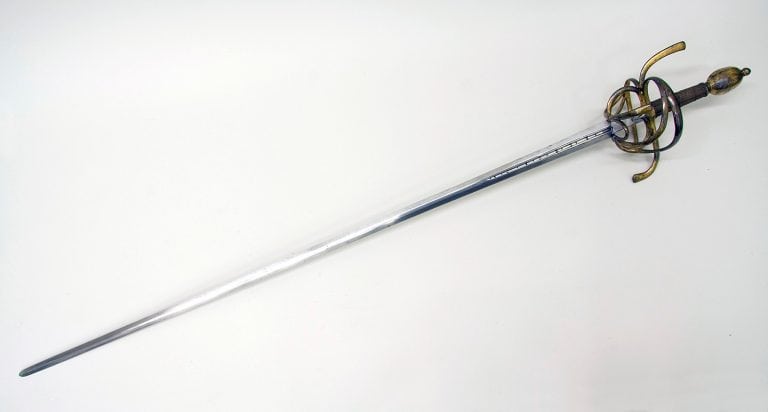 Point of balance on swords and katanas - Medieval Swords World