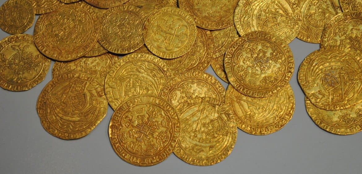 Plate VS Mail Armor – Which is better? - Medieval Swords World